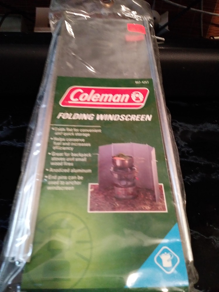 Coleman Folding Windscreen Reviews - Trailspace