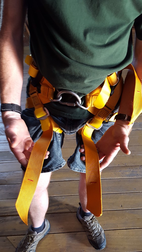 Singing Rock Digger Cave Harness Reviews - Trailspace